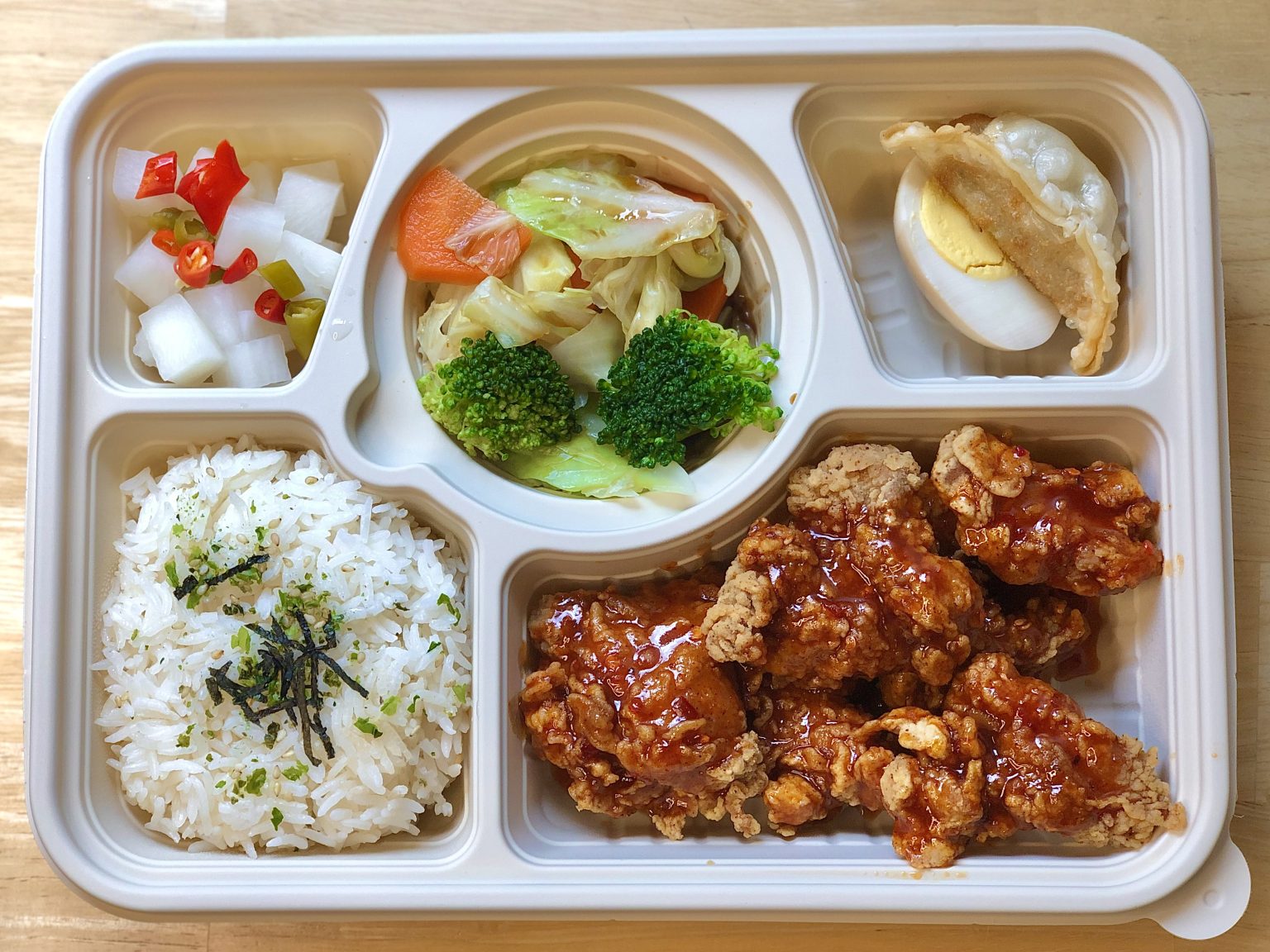 帕薩迪納（Pasadena）新開幕的「脆皮炸雞」店 Tokyo Chick 有 5 種不同的特色醬汁口味！開業不久竟收穫滿滿好評！ - 洛杉磯 ...