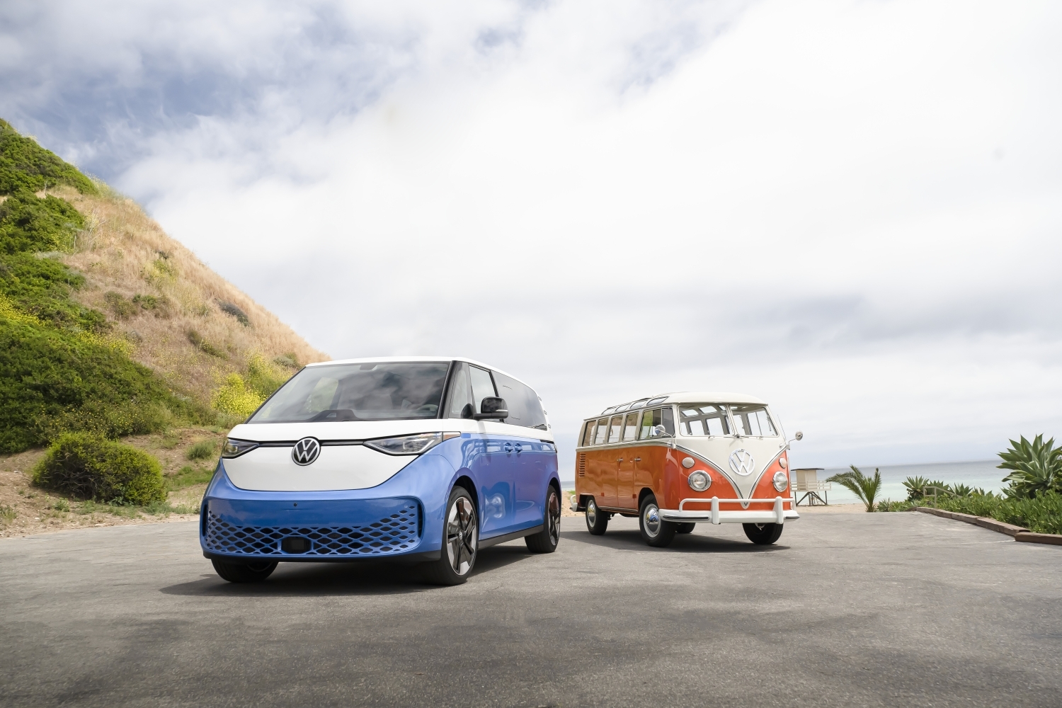 福斯 VW 經典可愛車款重現！復古電動車 ID. Buzz 增添三排座，內裝多有小巧思明年美國開賣！ - 洛杉磯週報 - 亞洲版