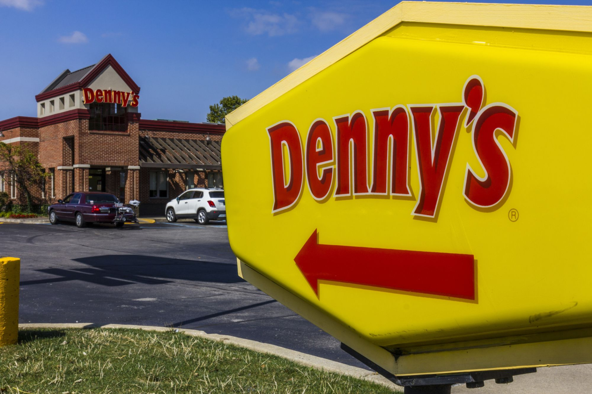 免下車也可以買到美式早餐！美式家庭餐廳 Denny’s 宣布開放加州首家「得來速」服務 - 洛杉磯週報 - 亞洲版