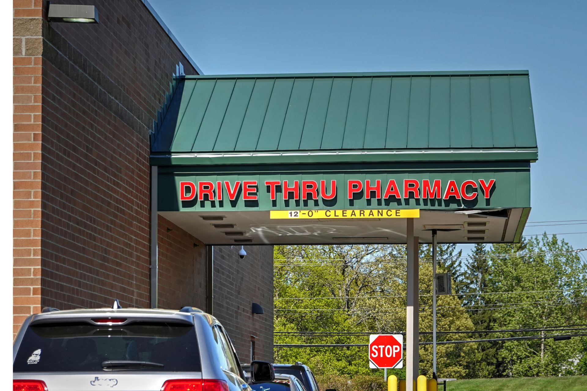 美國人為什麼這麼鍾愛 Drive-thru ？就算店裡空的很還是要排得來速，這服務到底有什麼魔力？ - 洛杉磯週報 - 亞洲版