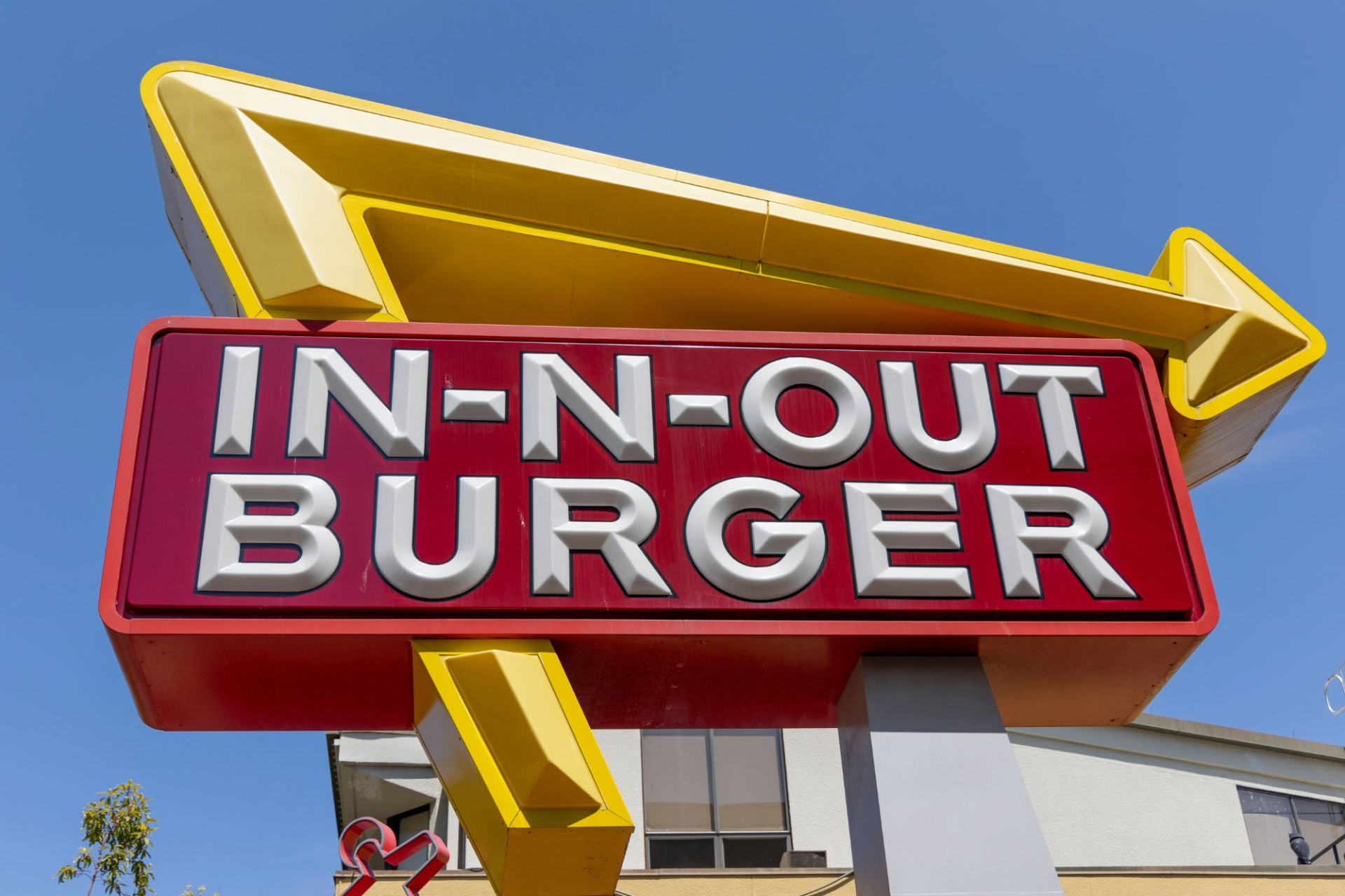 你知道嗎？全美最酷的 In-N-Out 就是南加州的「這間分店」！保留超過 70 年設計，千萬別錯過！ - 洛杉磯週報 - 亞洲版